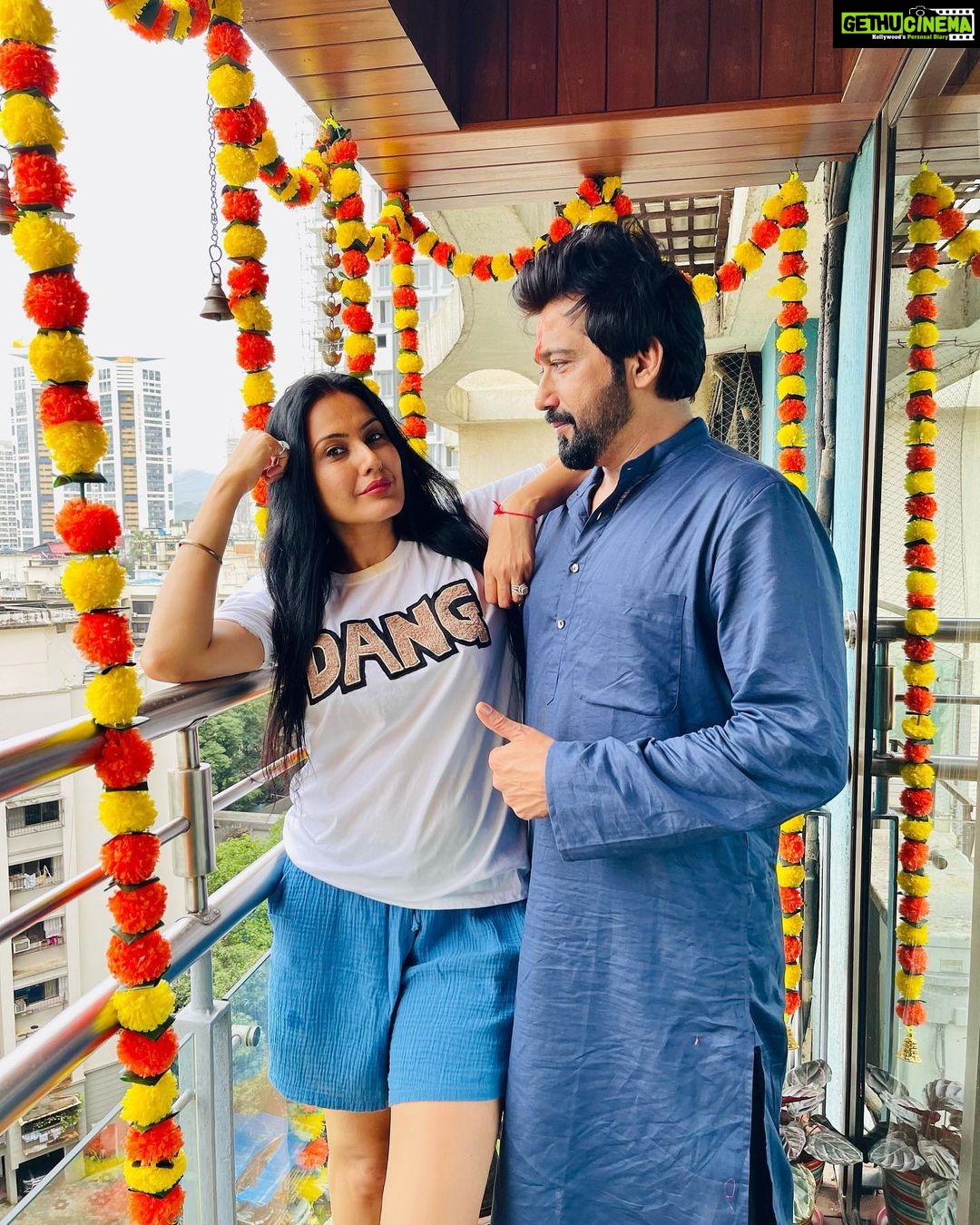 Kamya Punjabi Instagram – We are the Dang 🕺🏼 🤩 @bahaara.co | Gethu Cinema