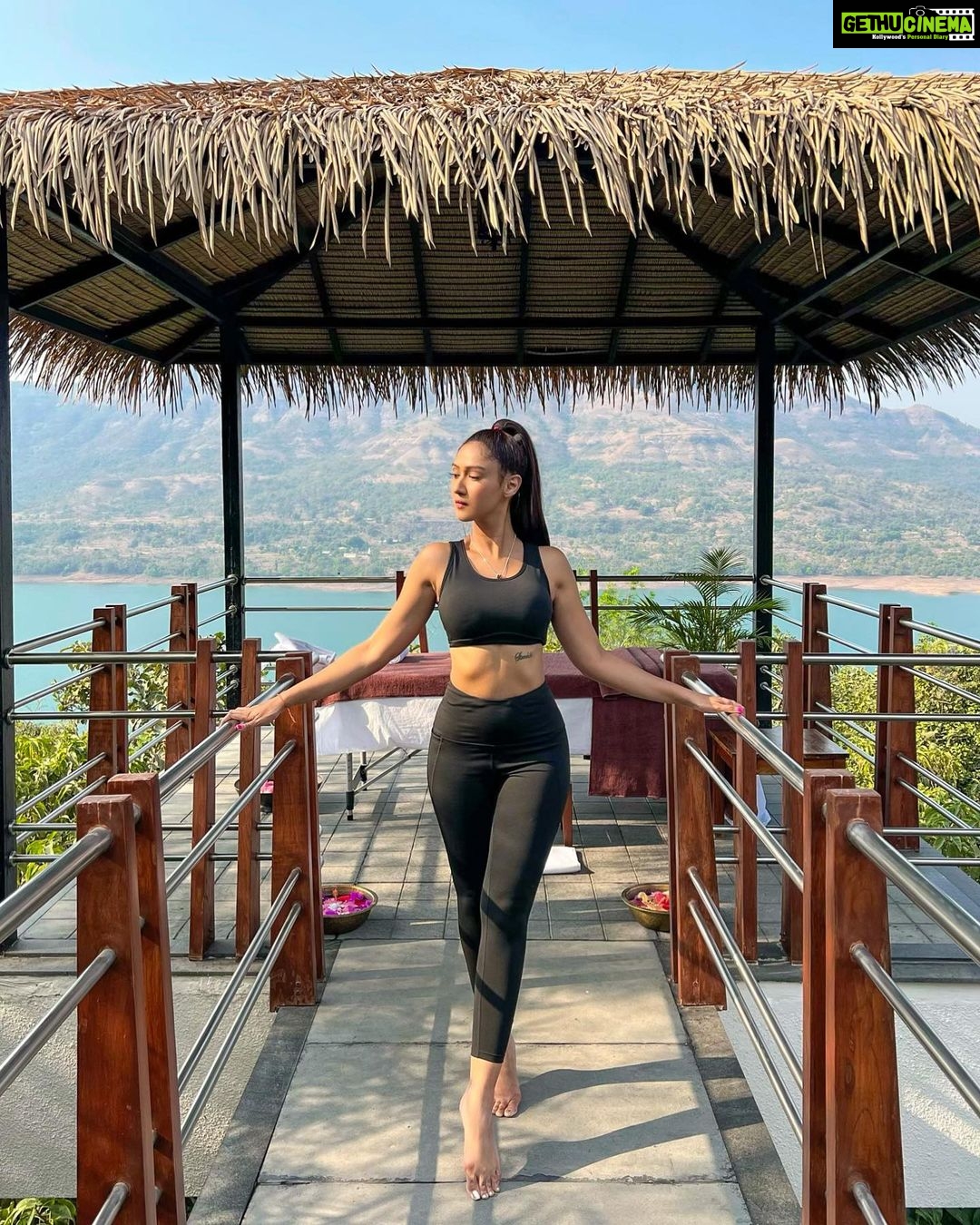 Krissann Barretto Instagram – One life. One world. Explore it ♥️💫 ...