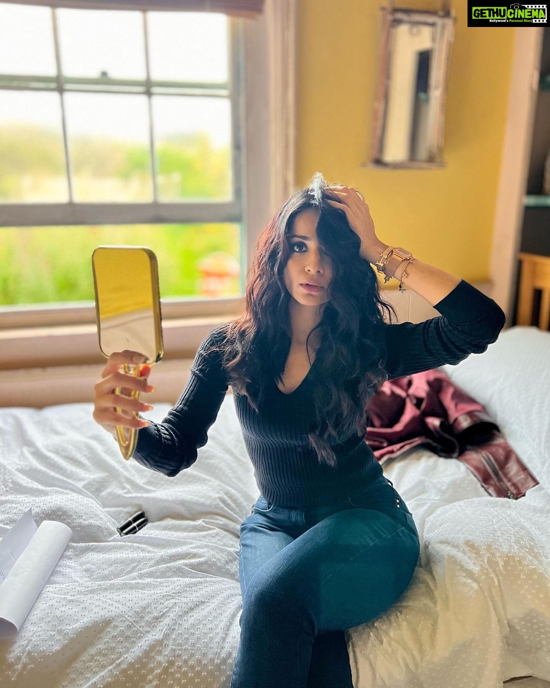 Mahima Makwana Instagram – finding sanity in vanity | Gethu Cinema