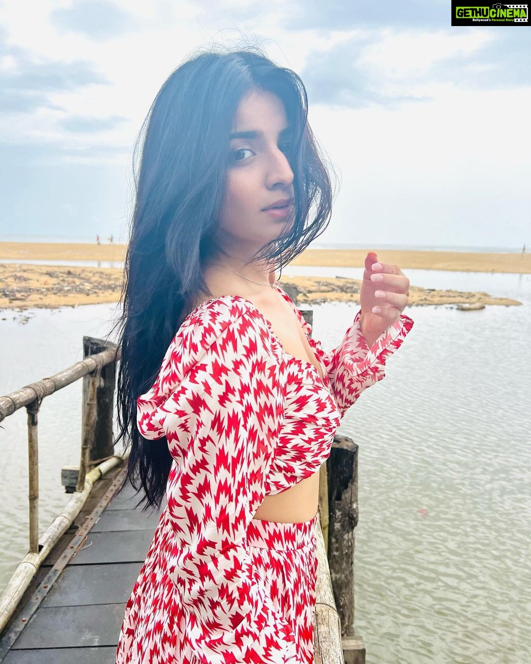 Mahima Makwana Instagram – @thelalitbekal @krishi1606 @labelrsvp ...