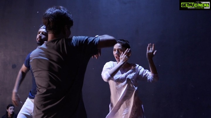 Mahira Khan Instagram – Are you readyyy for Loota Re?! Song releases 6 ...