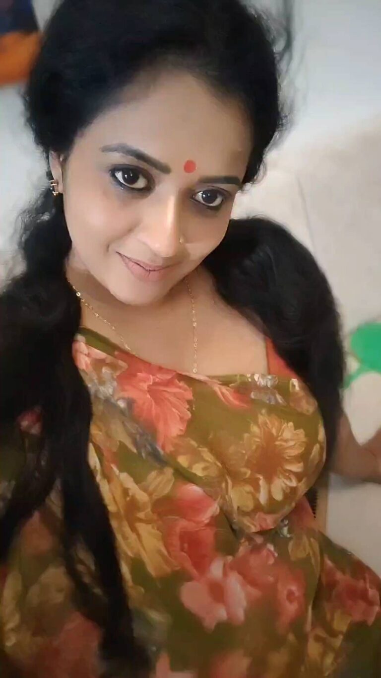 Manju Pathrose Wiki, Biography, Age, Gallery, Spouse and more