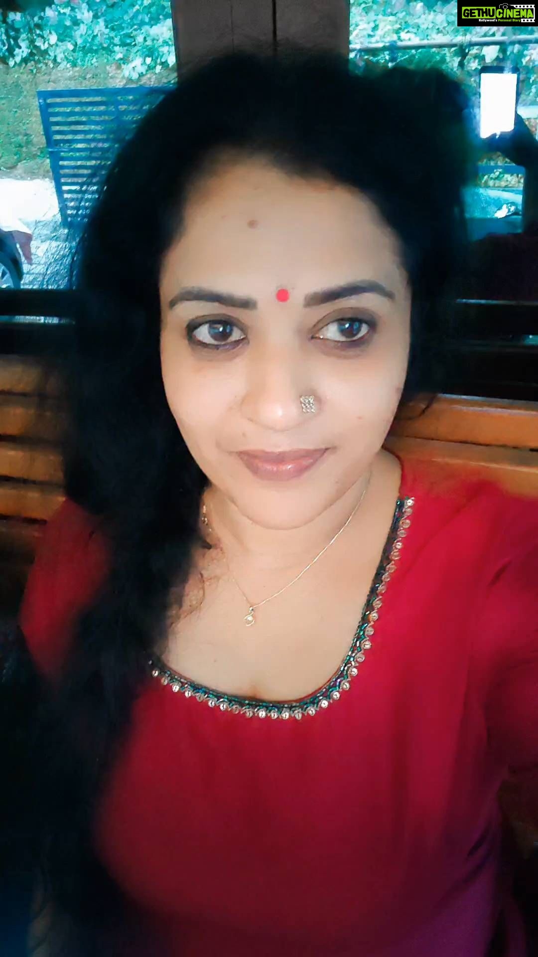 Manju Pathrose Instagram – ഇതിവിടെ കൊണ്ടിട്ടാൽ എന്നെ കൊല്ലും എന്ന് ...