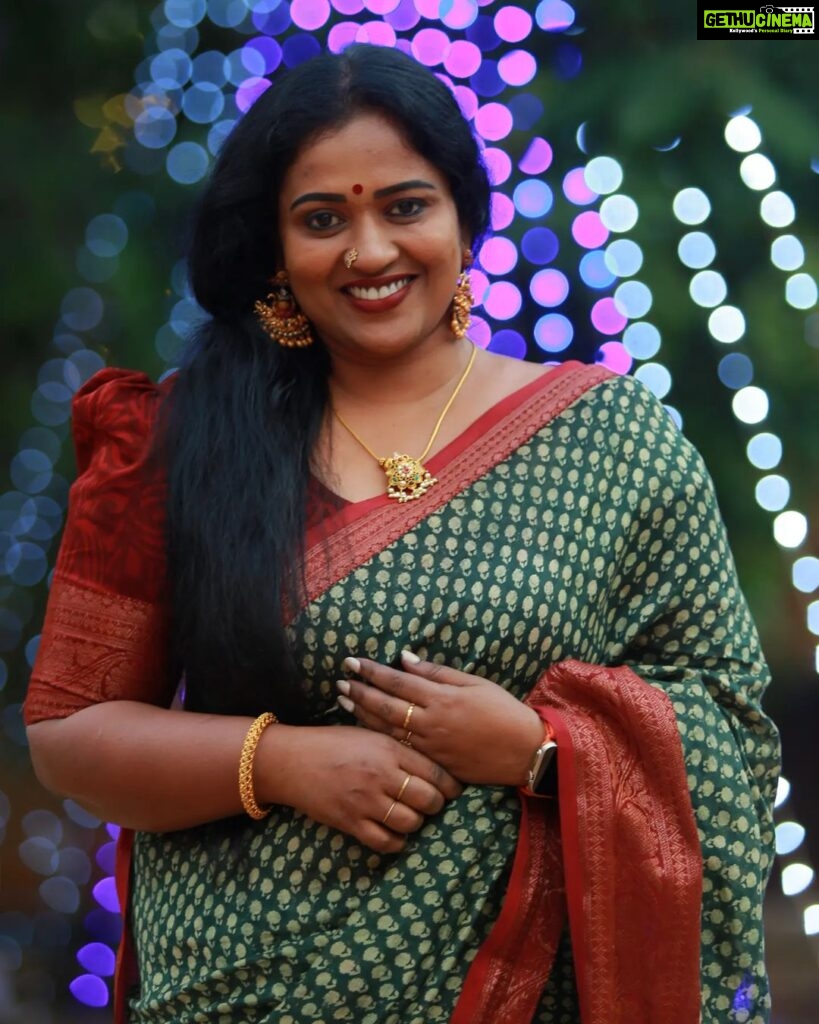 Actress Manju Pathrose HD Instagram Photos and Wallpapers January 2023 ...