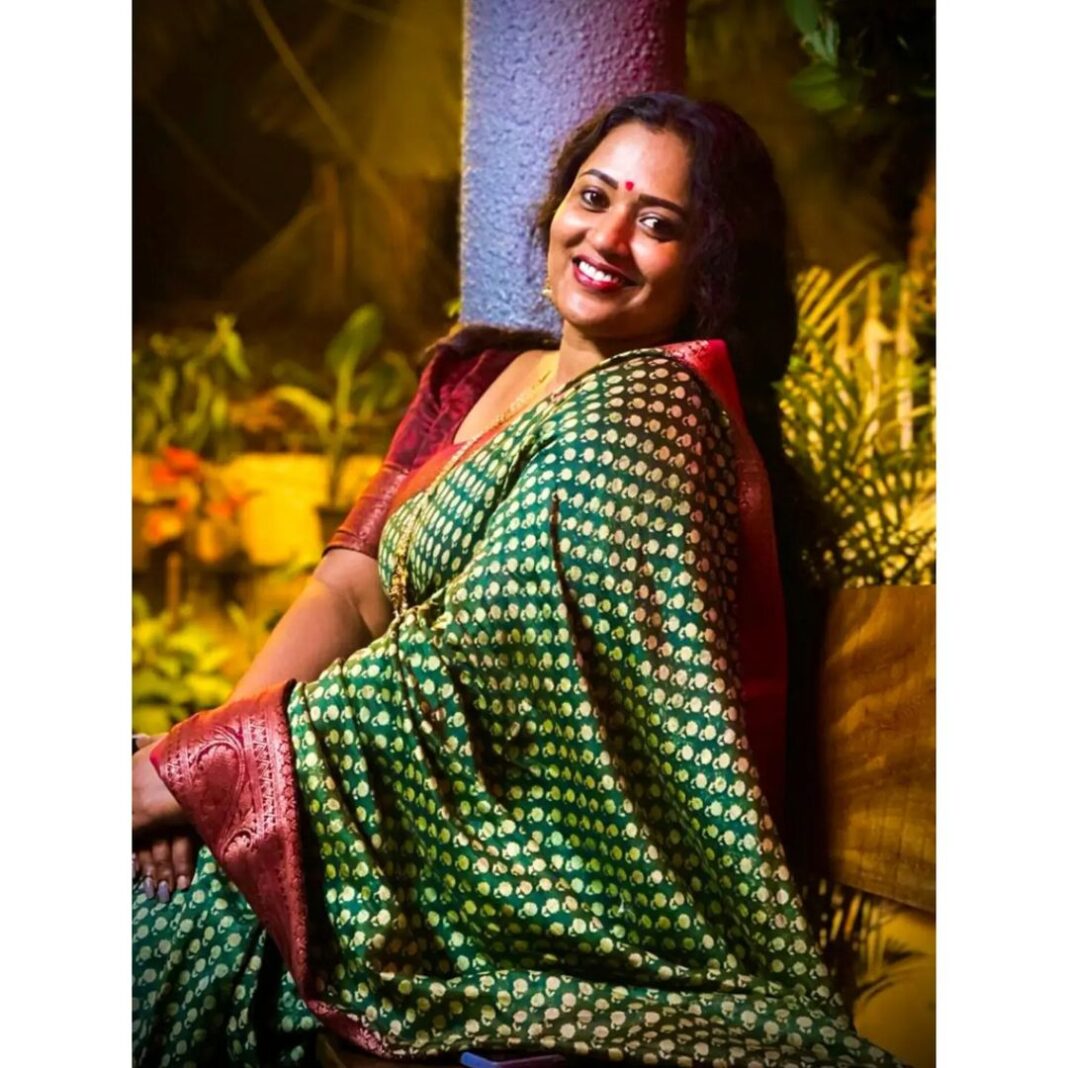Actress Manju Pathrose HD Instagram Photos and Wallpapers January 2023 ...