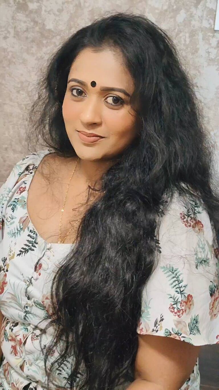 Manju Pathrose Wiki, Biography, Age, Gallery, Spouse and more