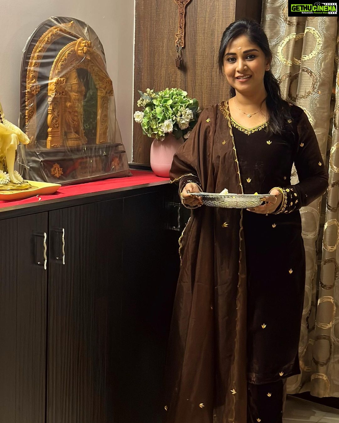 Actress Manjula Paritala HD Instagram Photos and Wallpapers February ...