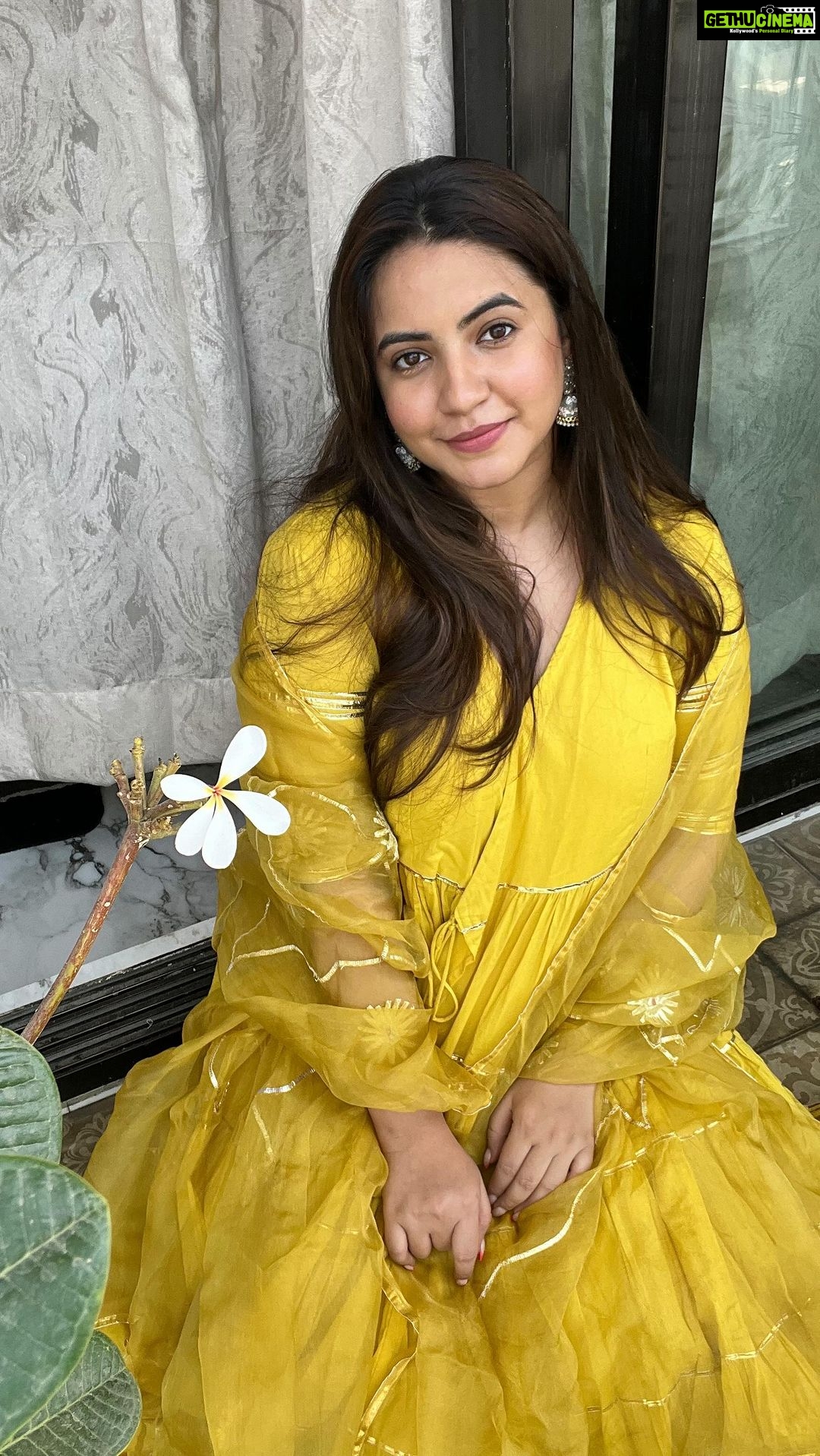 Meera Deosthale Instagram – Love is my vibe 💕💕 #reelsinstagram | Gethu ...