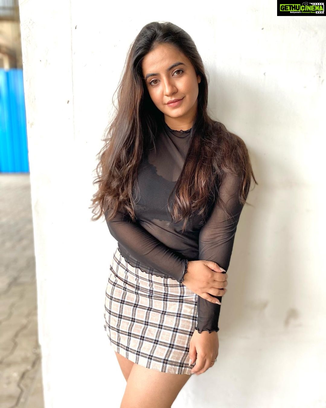 Meera Deosthale Instagram – Love is my vibe 💕💕 #reelsinstagram | Gethu Cinema