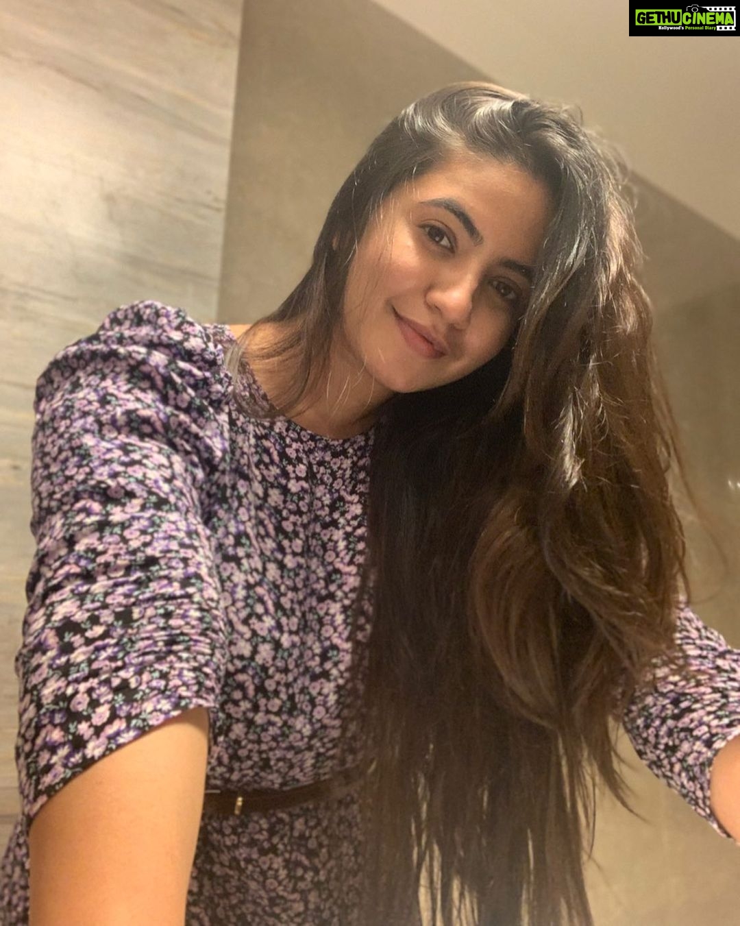 Meera Deosthale Instagram – 💜 iiissssmileeeeee pleaj | Gethu Cinema