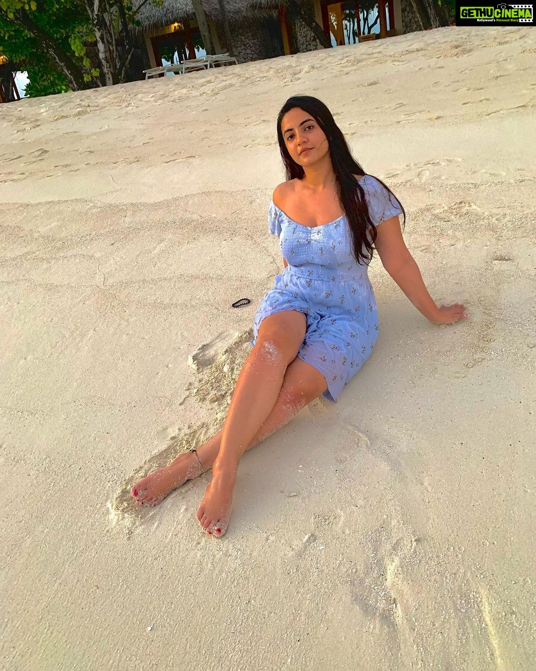 Meera Deosthale Instagram – Golden hour click 😋 ️‍🔥 | Gethu Cinema