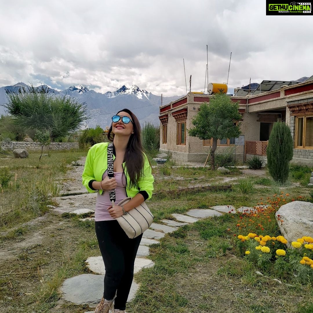Minissha Lamba Instagram – 🏞️🏔️🌄 | Gethu Cinema