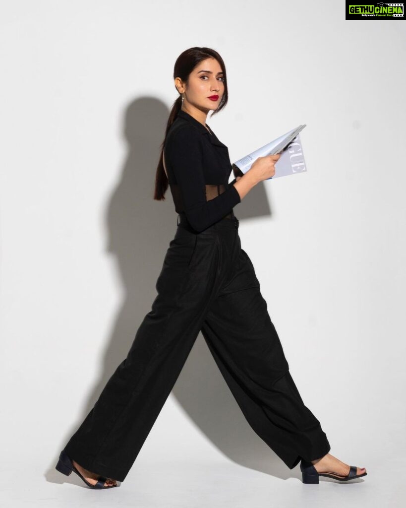 Actress Monica Sharma HD Photos and Wallpapers March 2022 - Gethu Cinema