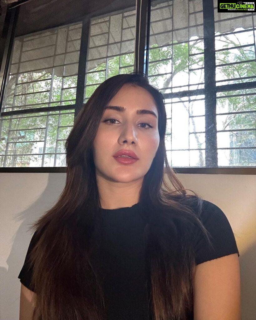 Actress Monica Sharma HD Instagram Photos and Wallpapers April 2023 ...