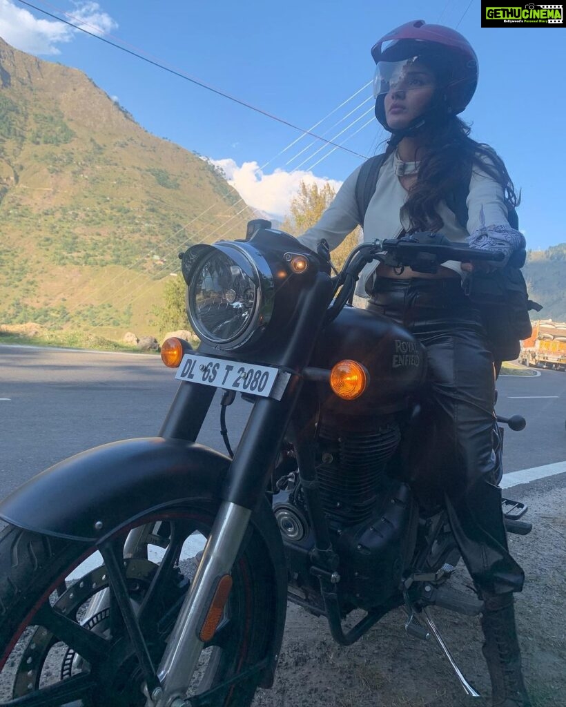 Actress Monica Sharma HD Instagram Photos and Wallpapers October 2021 ...