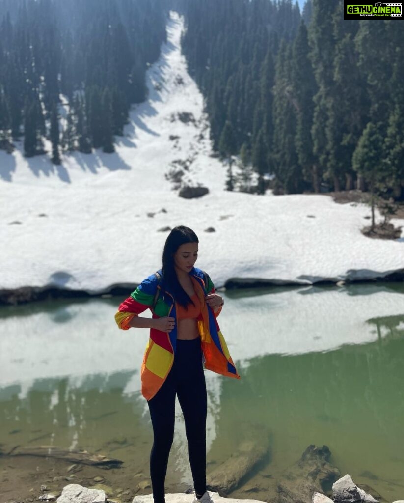 Actress Nalini Negi HD Instagram Photos and Wallpapers January 2023 ...