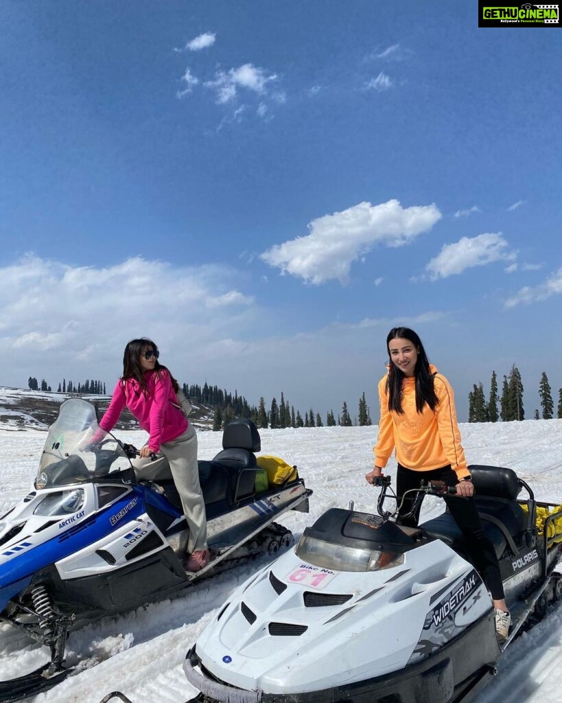 Actress Nalini Negi HD Instagram Photos and Wallpapers January 2023 ...