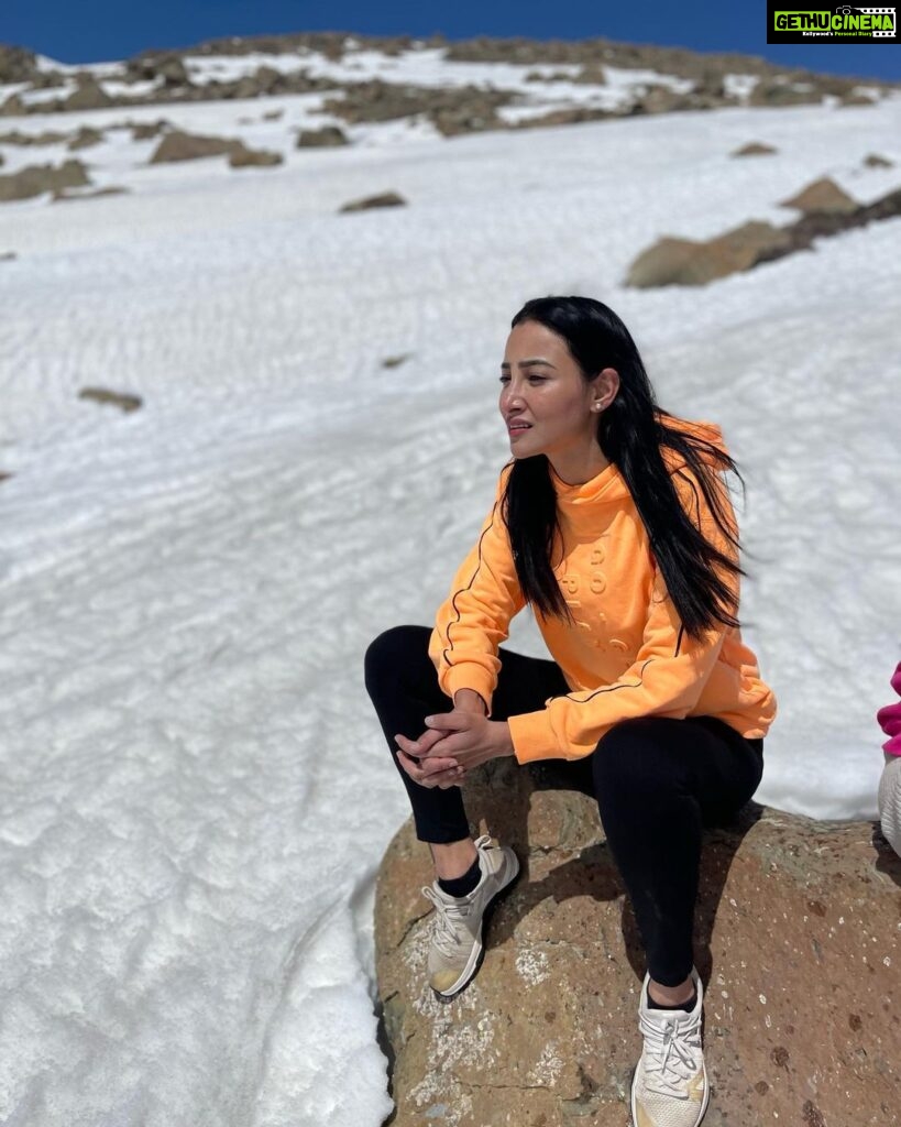 Actress Nalini Negi HD Photos and Wallpapers April 2022 - Gethu Cinema