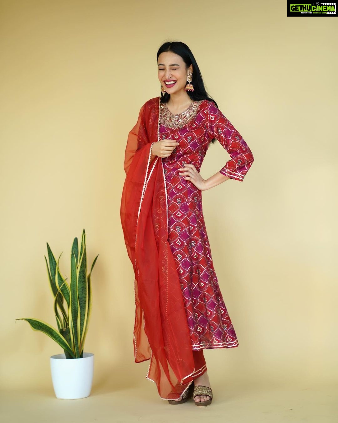 Actress Nalini Negi HD Instagram Photos and Wallpapers March 2022 ...
