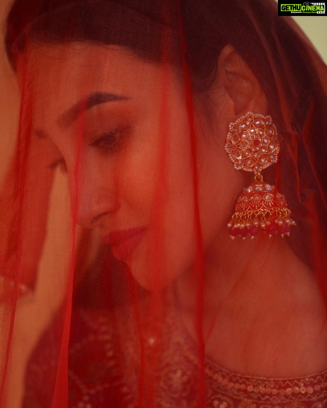 Actress Nalini Negi HD Instagram Photos and Wallpapers March 2022 ...