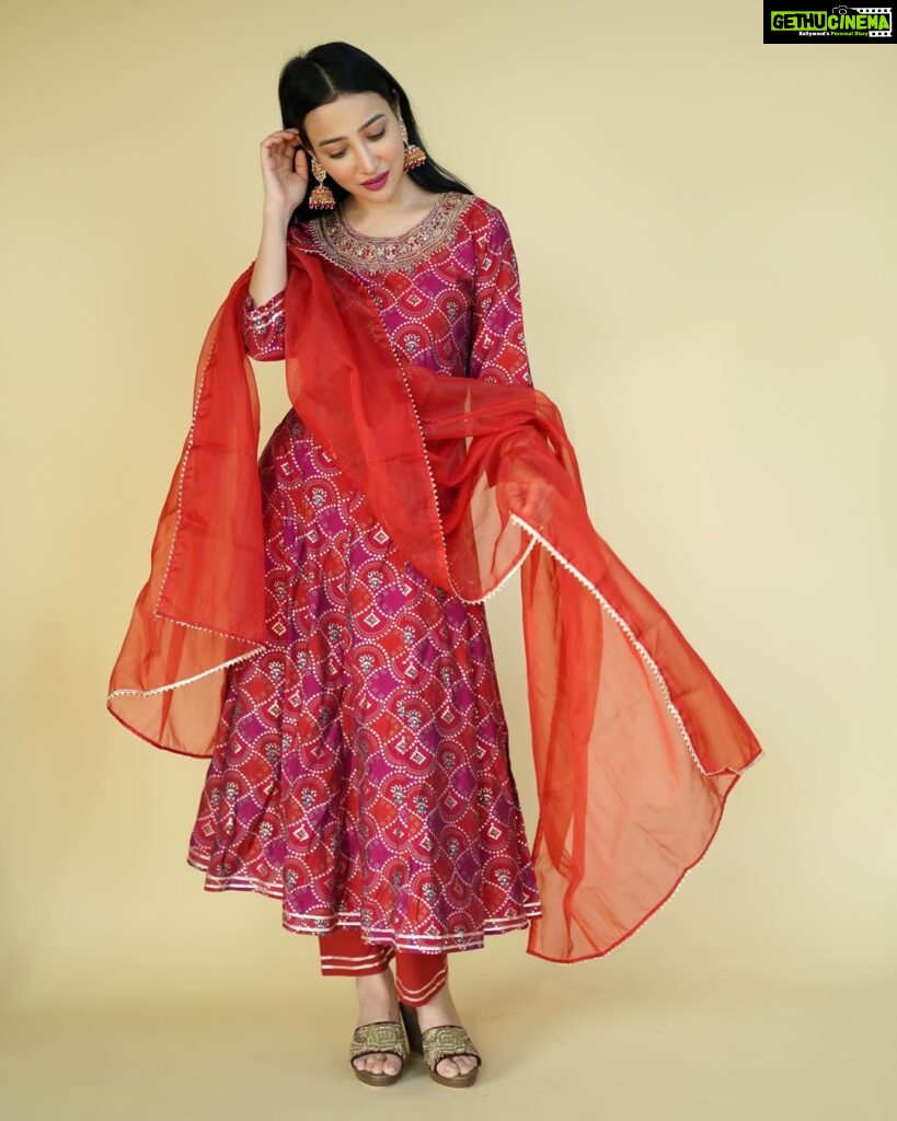 Actress Nalini Negi HD Instagram Photos and Wallpapers March 2022 ...