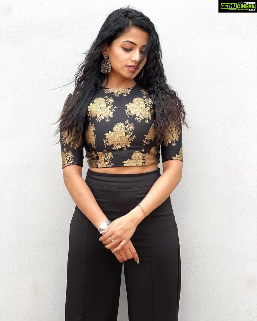 Actress Navya Swamy HD Instagram Photos and Wallpapers July 2022 ...