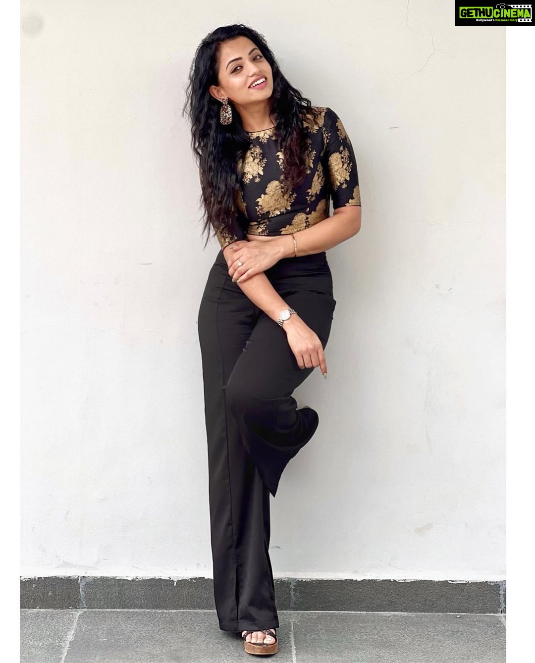 Actress Navya Swamy HD Photos and Wallpapers July 2022 - Gethu Cinema