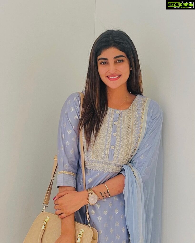 Actress Nimeshika Radhakrishnan HD Photos and Wallpapers October 2022 ...