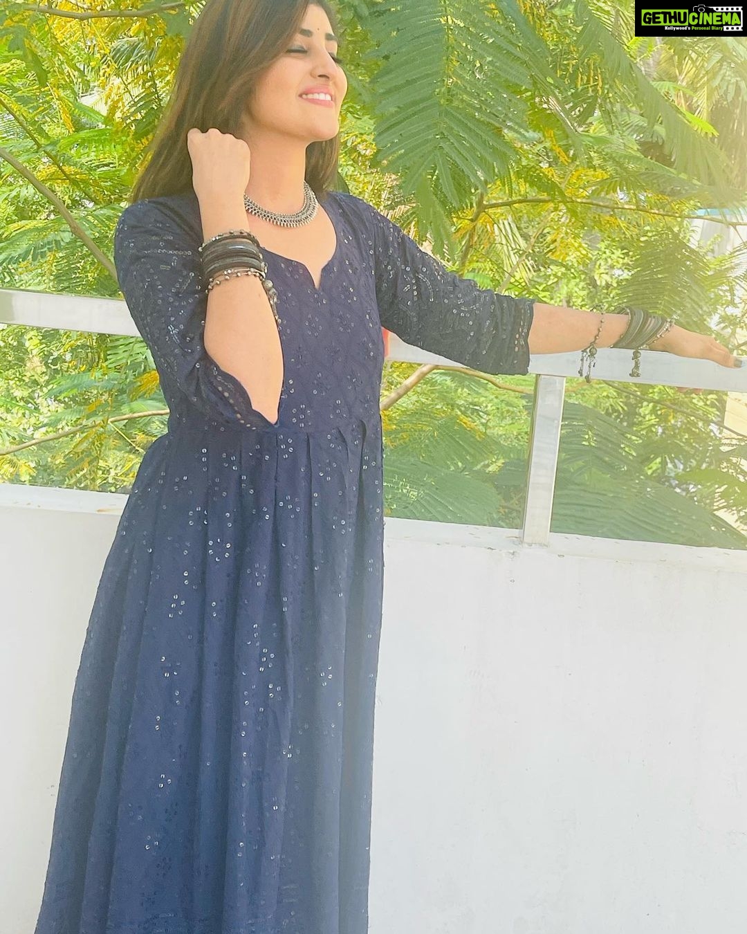 Actress Nimeshika Radhakrishnan HD Photos and Wallpapers March 2022 ...