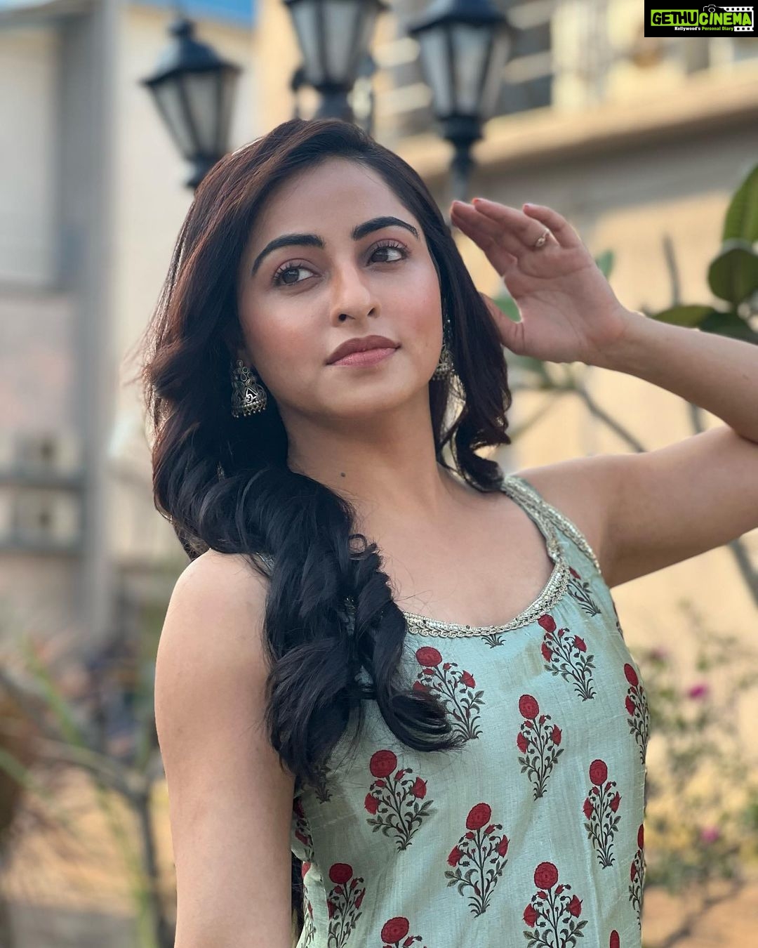 Actress Niyati Fatnani HD Instagram Photos and Wallpapers January 2023 | Gethu Cinema