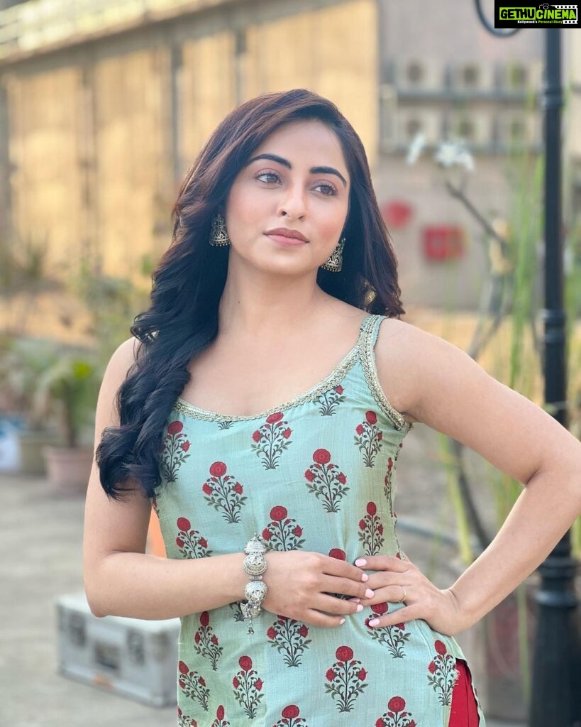 Actress Niyati Fatnani HD Instagram Photos and Wallpapers January 2023 | Gethu Cinema