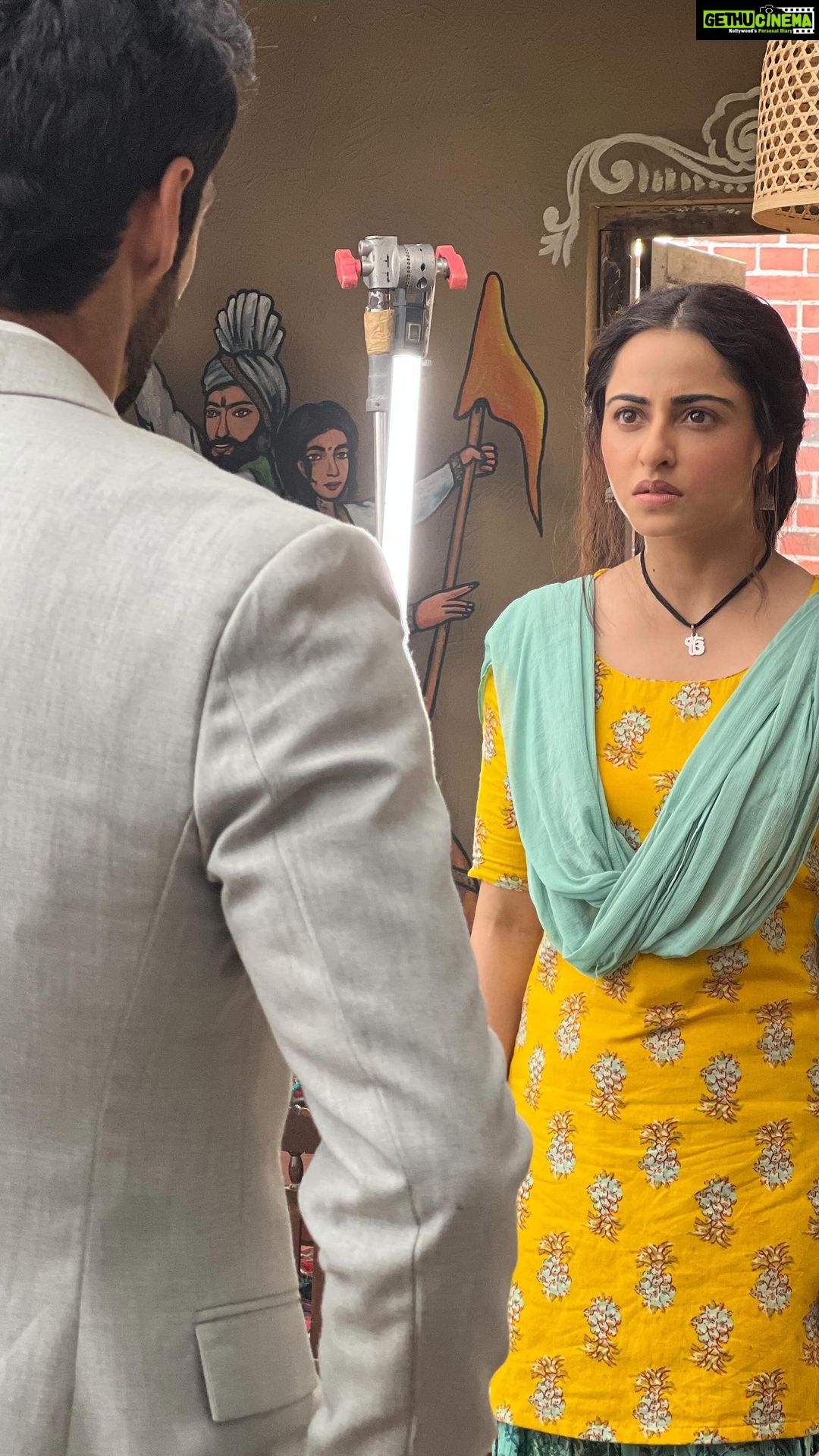 Niyati Fatnani Instagram – एक ही गली में आदित्य और गिन्नी आए एक-दूसरे ...