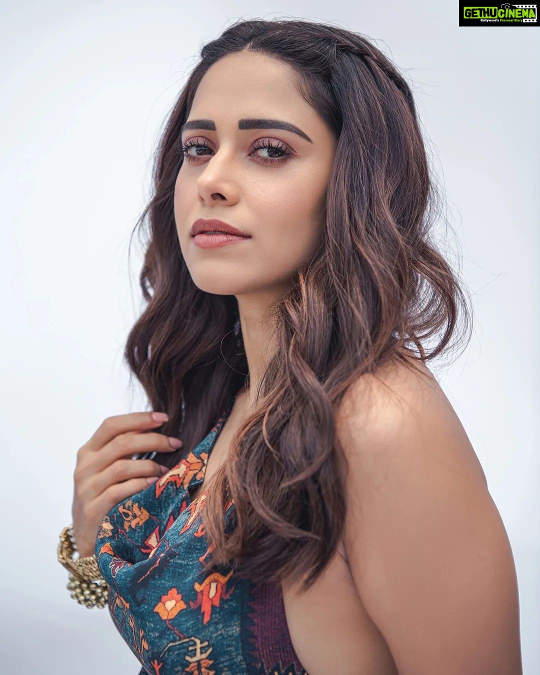 Nushrratt Bharuccha Instagram – 🎵Main aankhon se bataungi… Tum samajh jaana. Main halki si ...