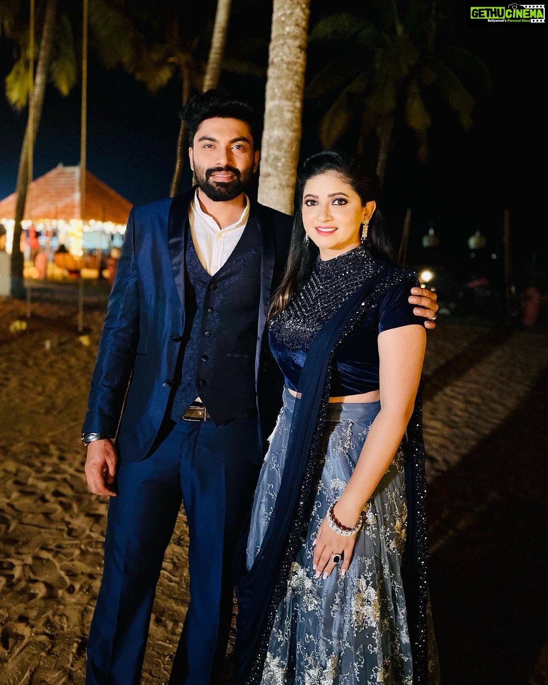 Pallavi Gowda Instagram – Daya n Jeevan 🥰 #picoftheday#ootd#blue# ...
