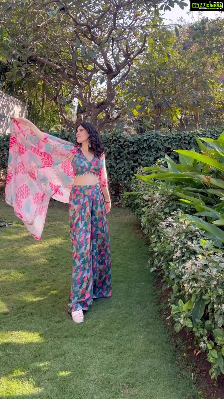 Actress Pankhuri Awasthy Rode HD Instagram Photos and Wallpapers ...