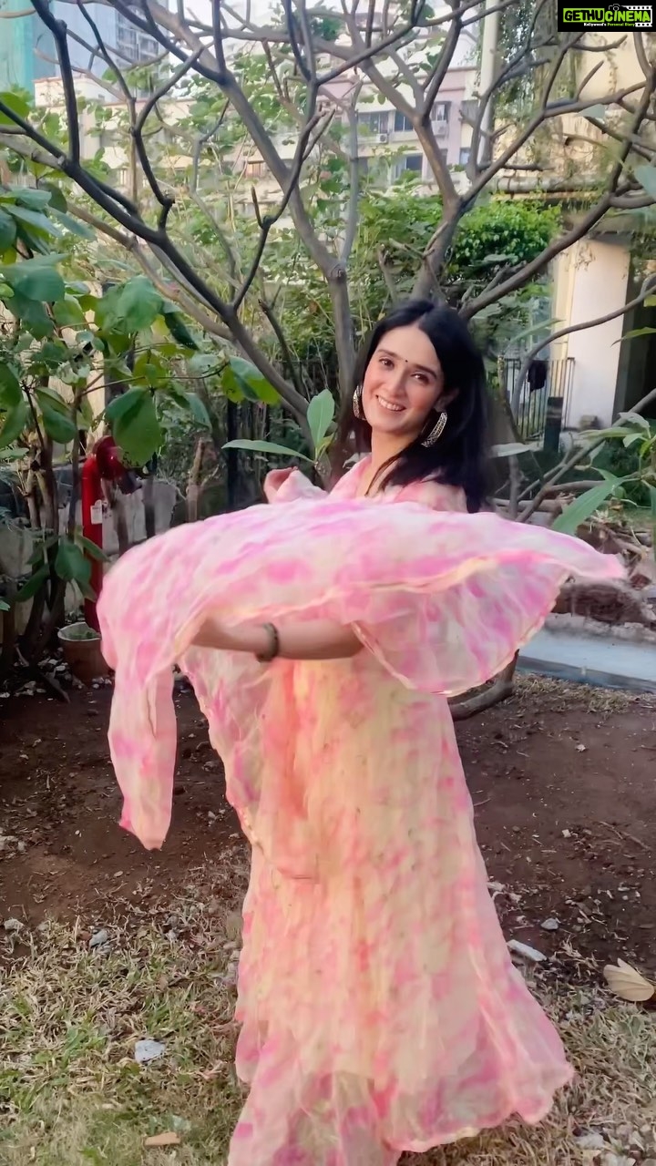 Pankhuri Awasthy Rode Instagram – Under the golden sun in this ever so ...