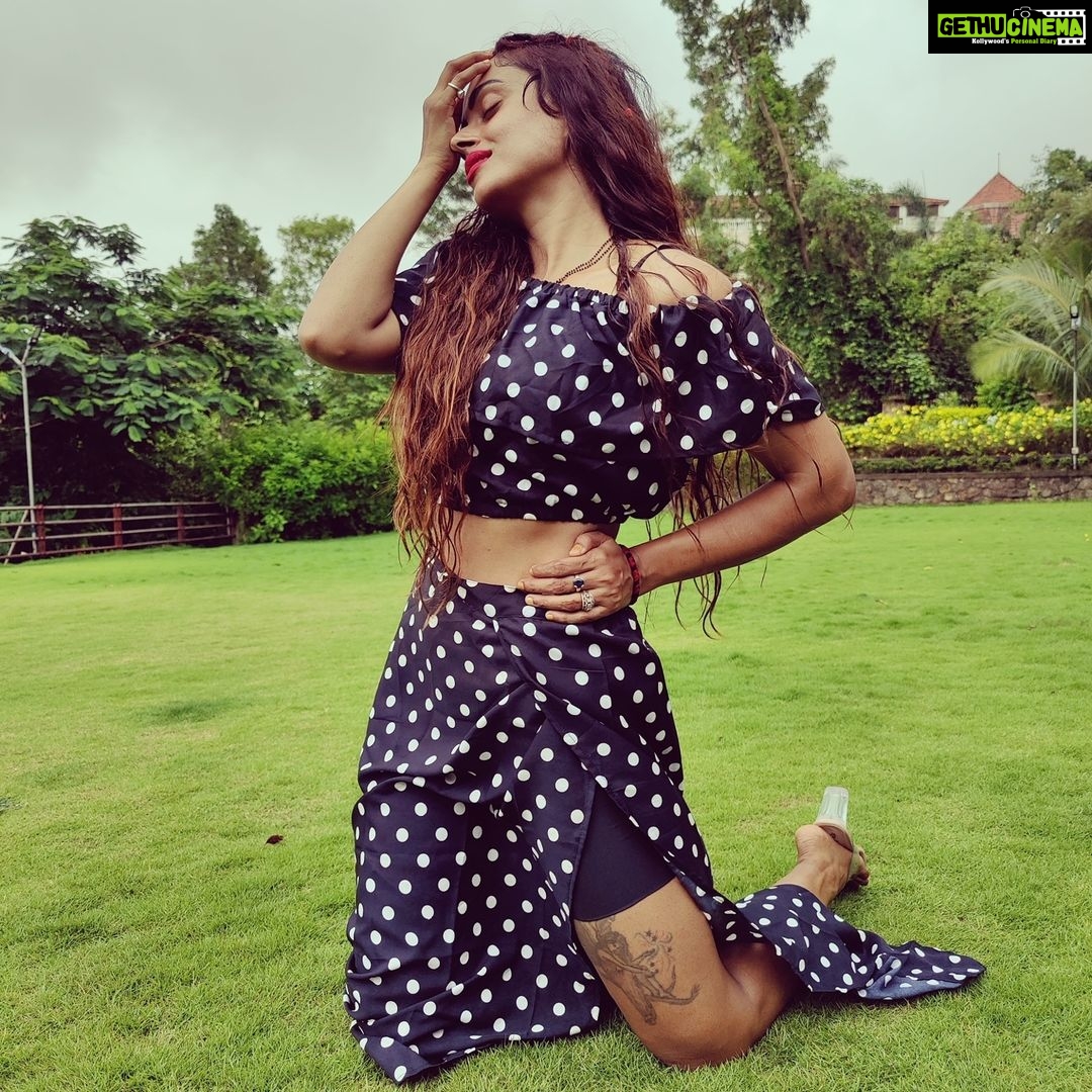 Parul Chauhan Instagram – Thnk u soo much @starlet2627_fashion_zone for this lovely gift.. Guys ...