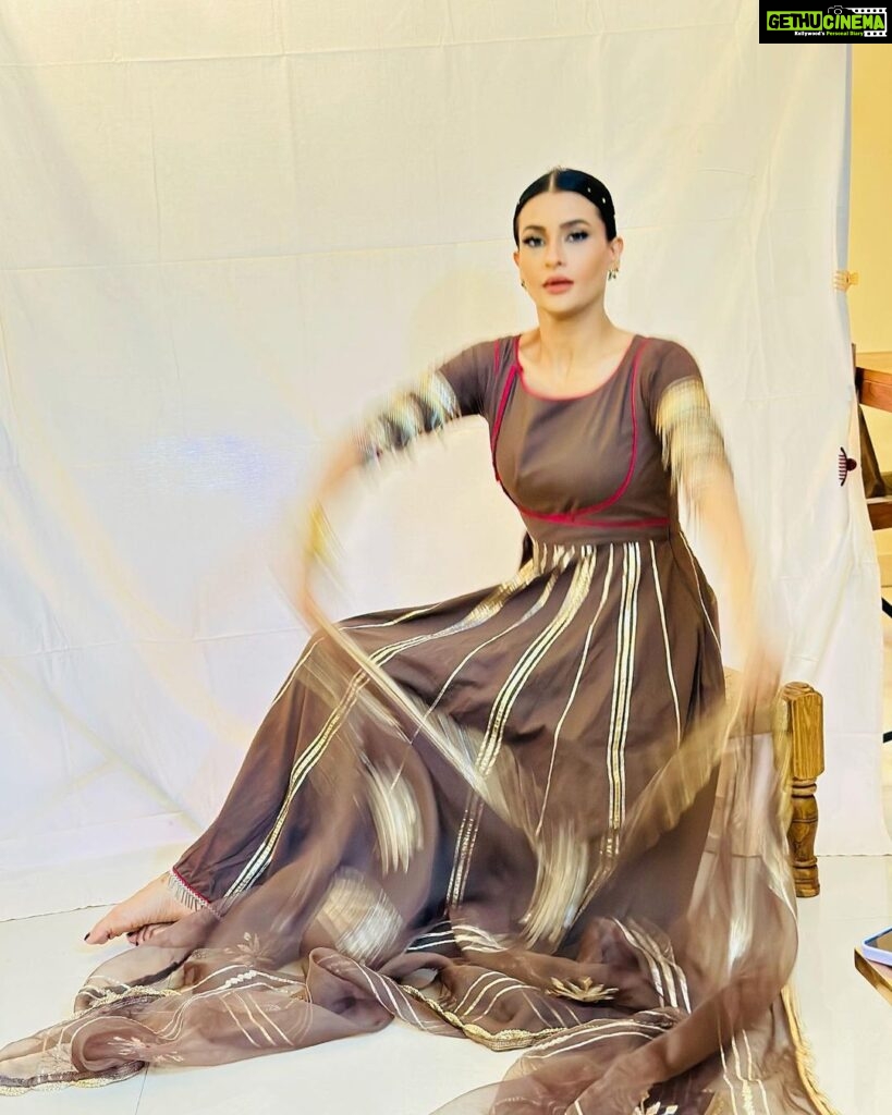 Actress Pavitra Punia HD Instagram Photos and Wallpapers February 2023 ...