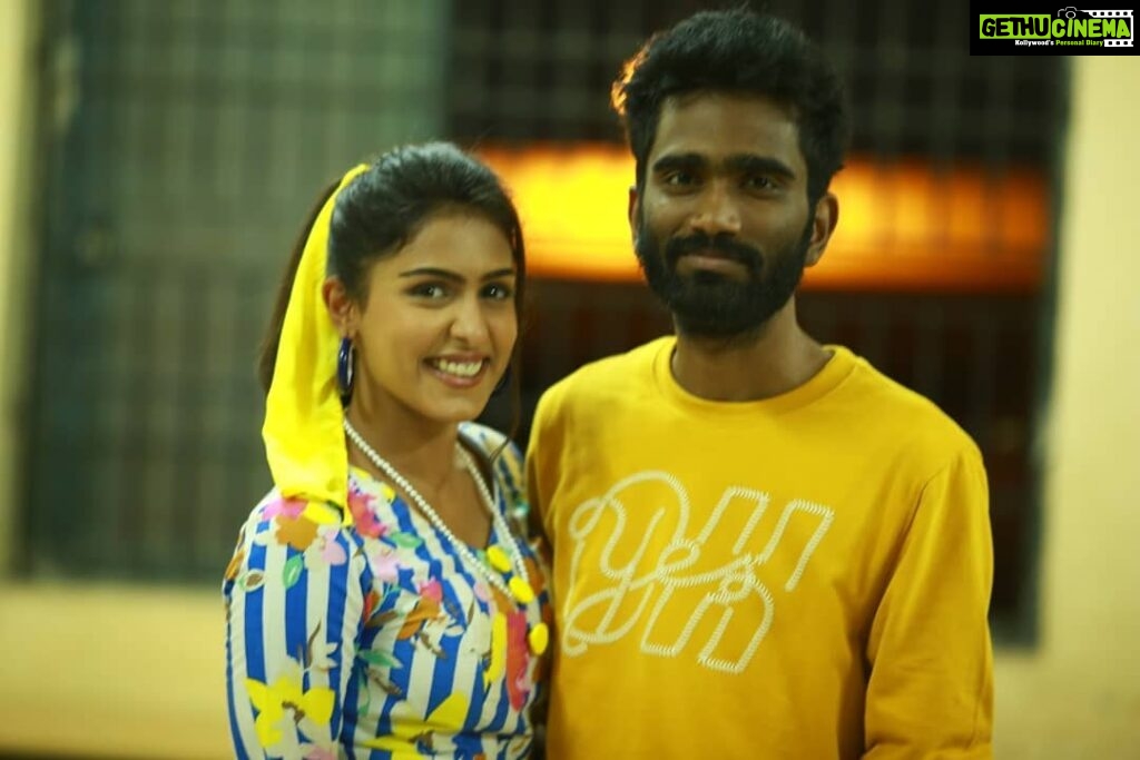 Pradeep Ranganathan Instagram – The family 😊 Amma Appa Anna Akka 😊 ...