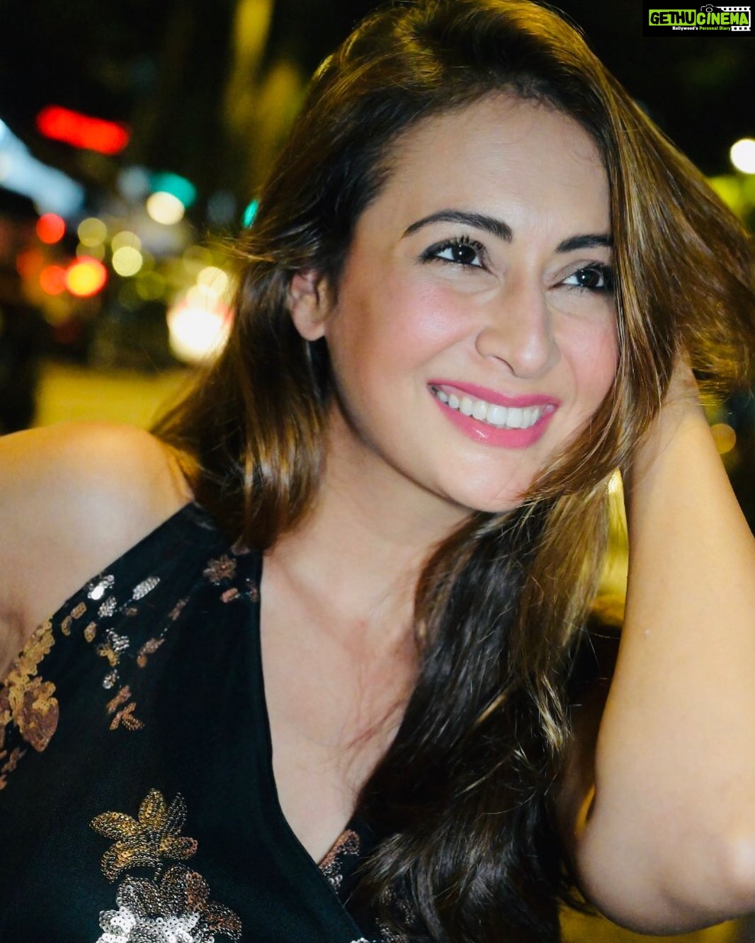 Preeti Jhangiani Instagram – Feeling those blues just fade away # ...