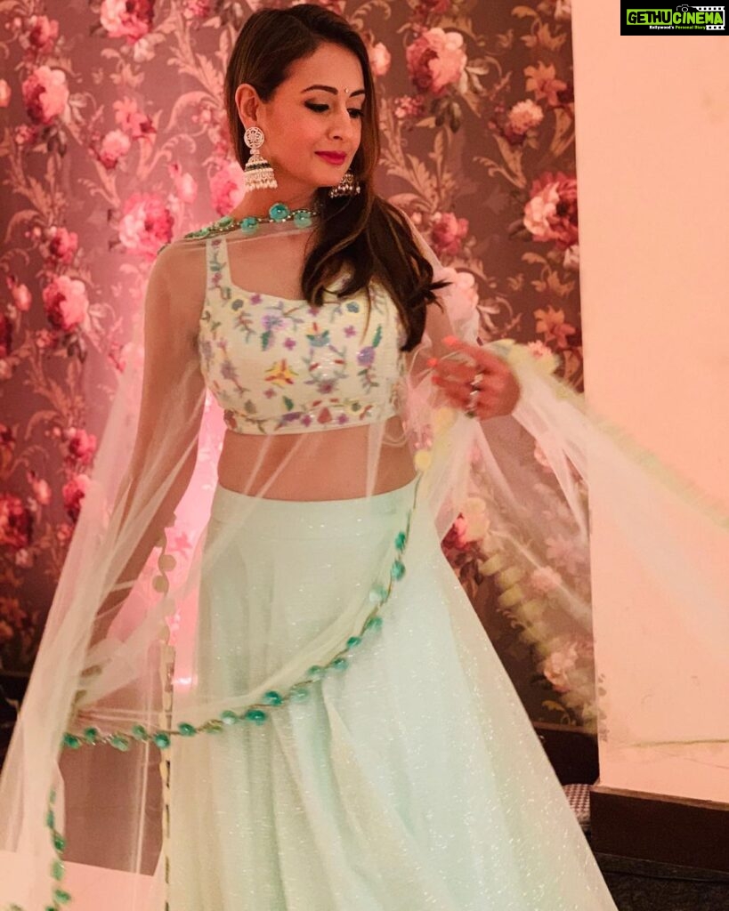 Actress Preeti Jhangiani HD Instagram Photos and Wallpapers August 2019 ...