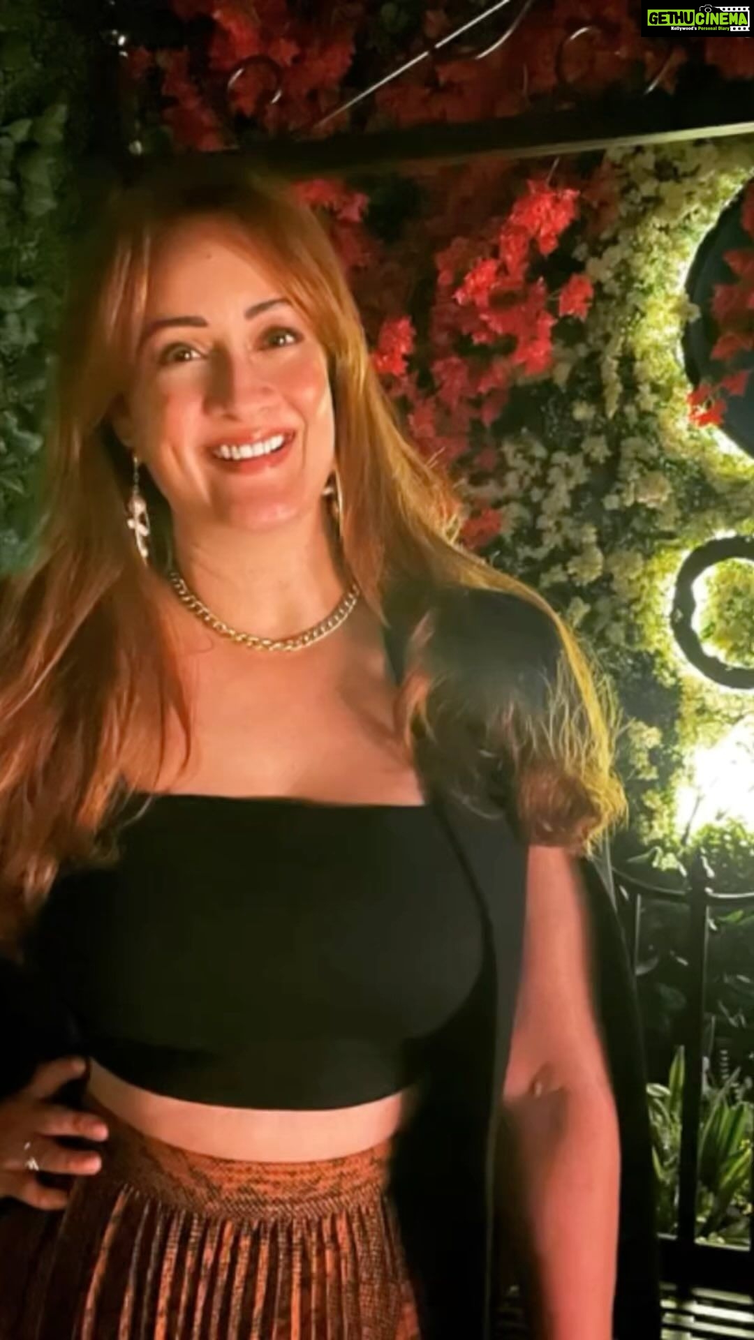 Actress Preeti Jhangiani HD Instagram Photos and Wallpapers December ...