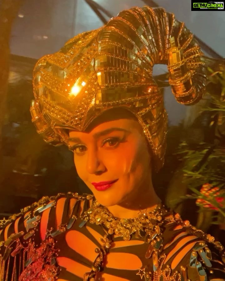 Preity Zinta Instagram – Happy Halloween everyone 👻🎃💀🕸 Here’s to a ...