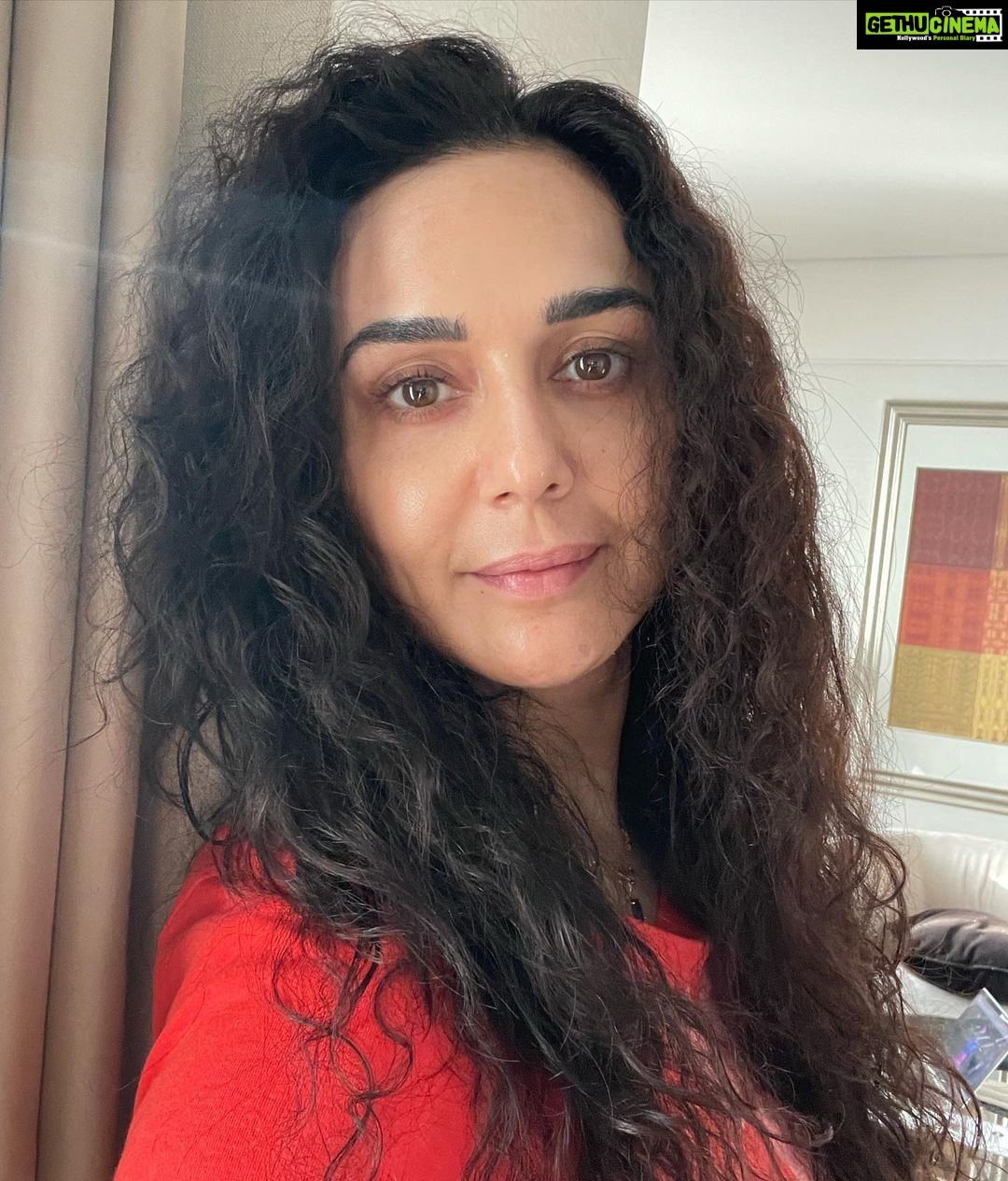Preity Zinta Instagram – Quarantine mood #ipl2021 #gameday #ting Dubai ...