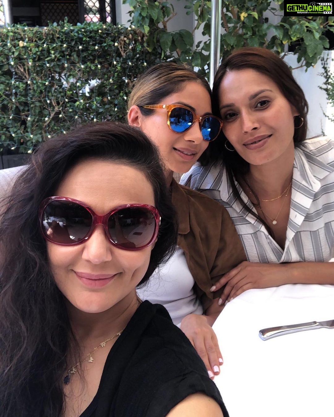 Preity Zinta Instagram – Girl power ️ #girlfriends #ting | Gethu Cinema