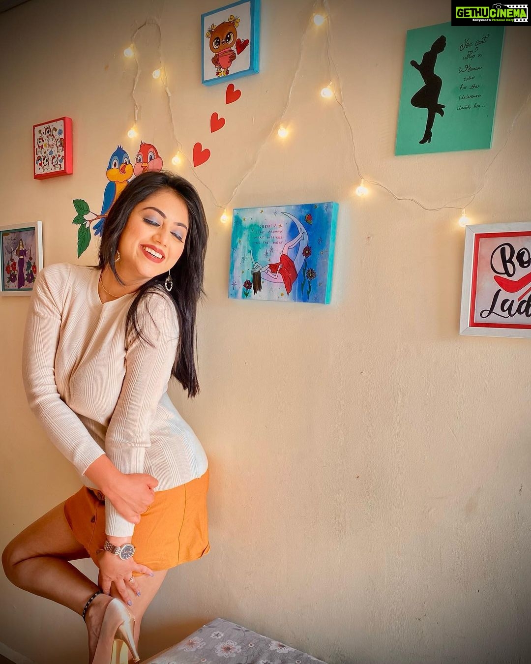 Actress Reema Vohra HD Instagram Photos and Wallpapers April 2023 | Gethu Cinema