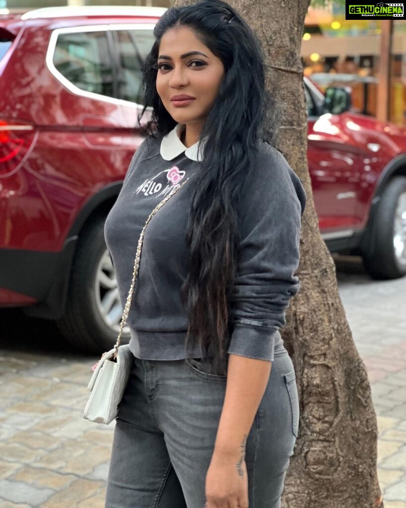 Reshma Pasupuleti Instagram - I open my heart to receive beautiful ...