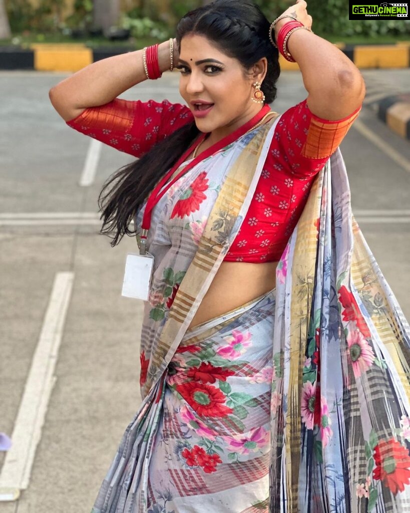 Reshma Pasupuleti Instagram – I welcome miracles into my life ️😃 ...
