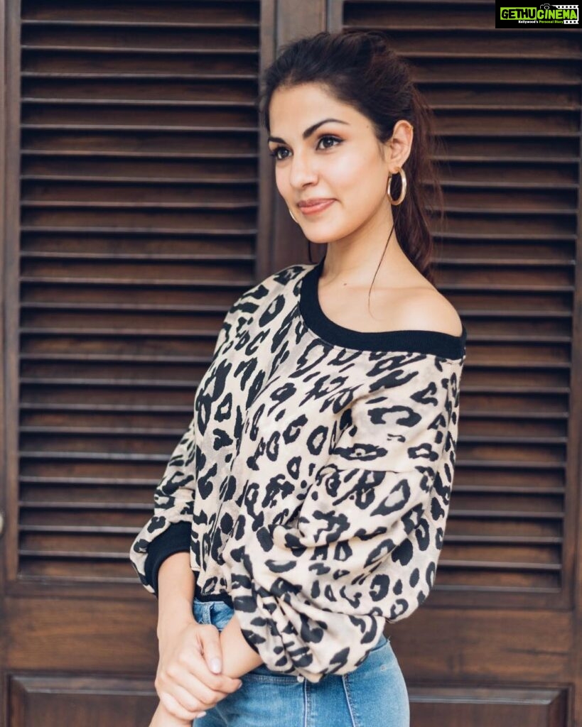 Rhea Chakraborty Instagram - #GQ Men of the year 2018 🦋. Styled by ...