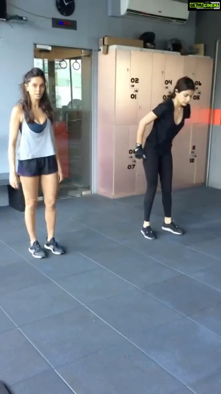 Actress Rhea Chakraborty HD Instagram Photos and Wallpapers May 2023 ...